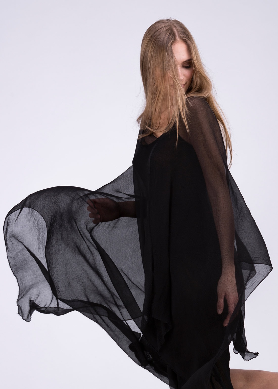 Châle tunique noir en soie OWOW - Boutique ASKA