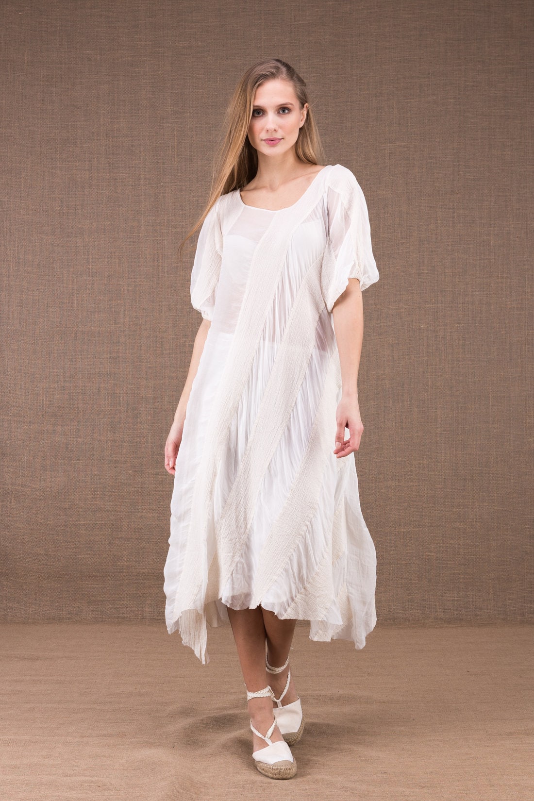 Robe blanche mi-longue évasée en soie et coton bio CATALPA - Boutique ASKA